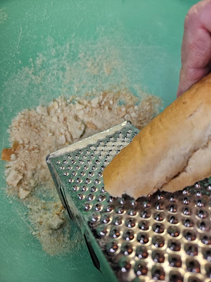 Turn Bread Into Bread Crumbs or Breadcrumbs - Jett's Kitchen